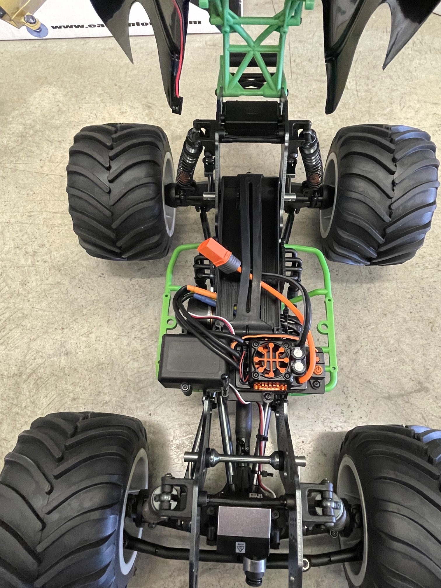 LiveRC New Losi LMT Solid Axle Monster Truck Monster Jam, 57% OFF